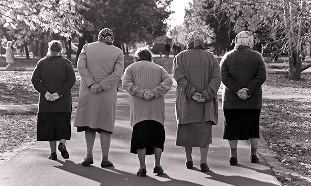 Significant drop in walking speed predicts future cognitive decline in ... Significant drop in walking speed predicts future cognitive decline in ...